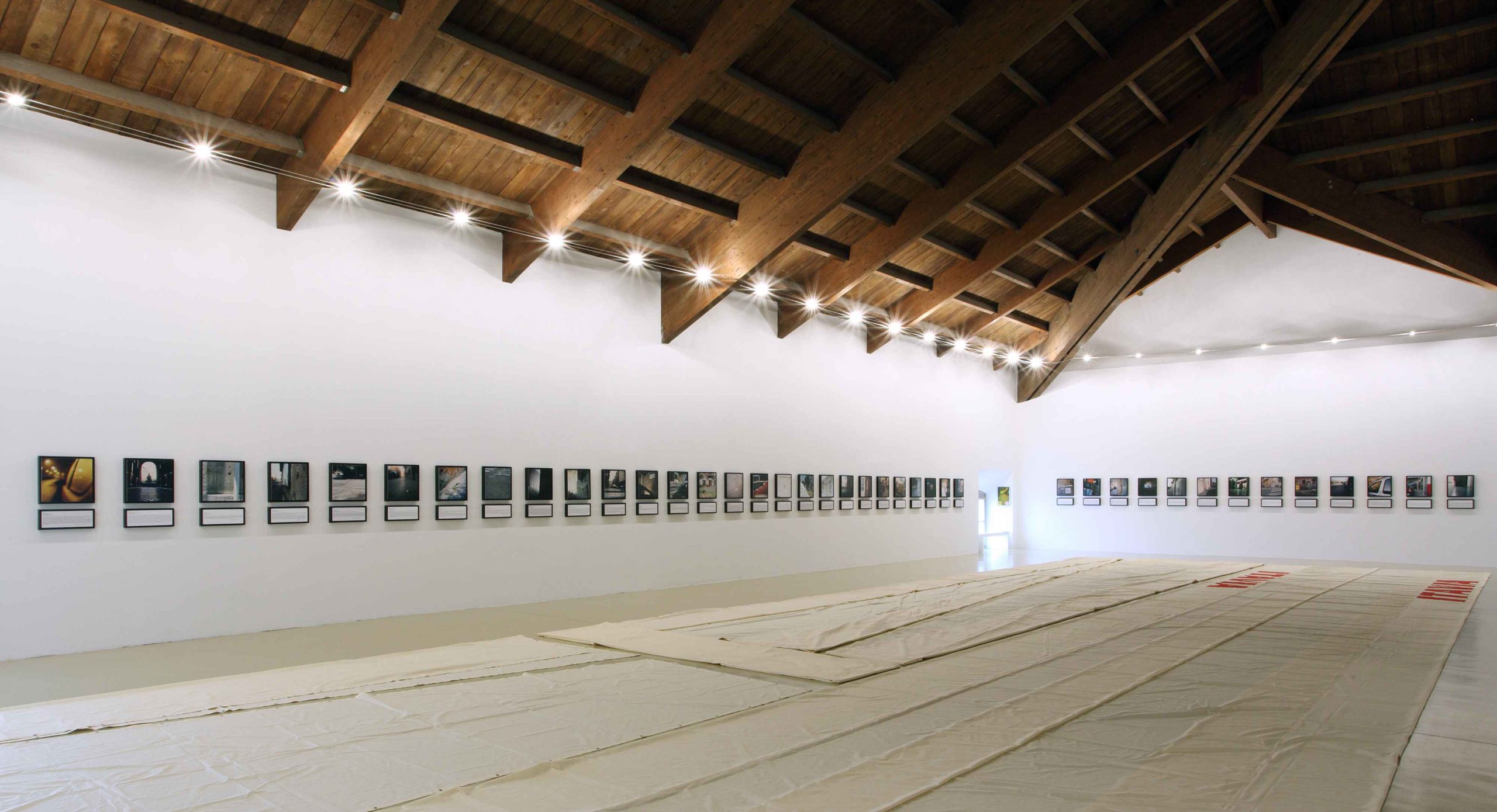 Muri di Piombo (Lead Walls) - Eva Frapiccini